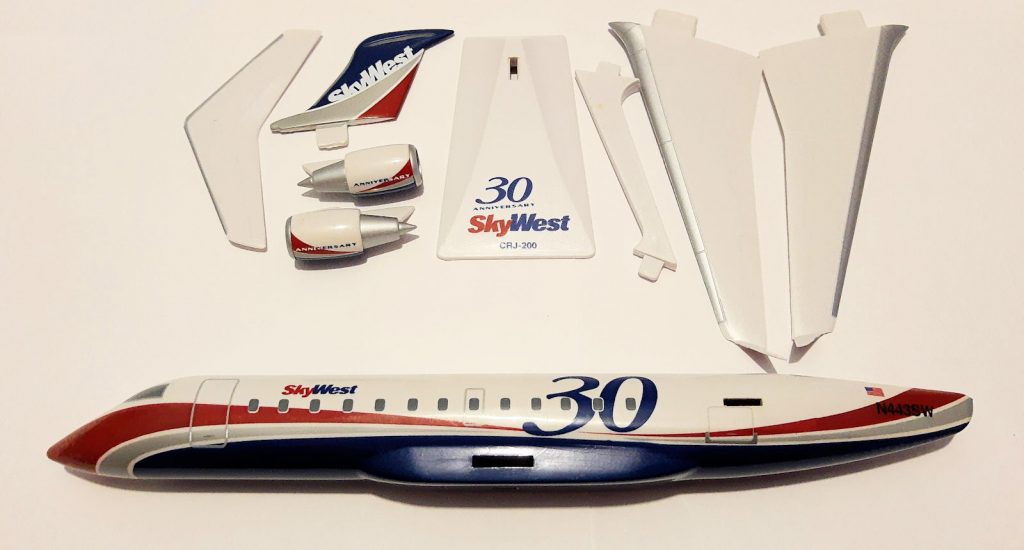 Bombardier CRJ200 SkyWest 30th Anniversary Model - FlyRadius Store